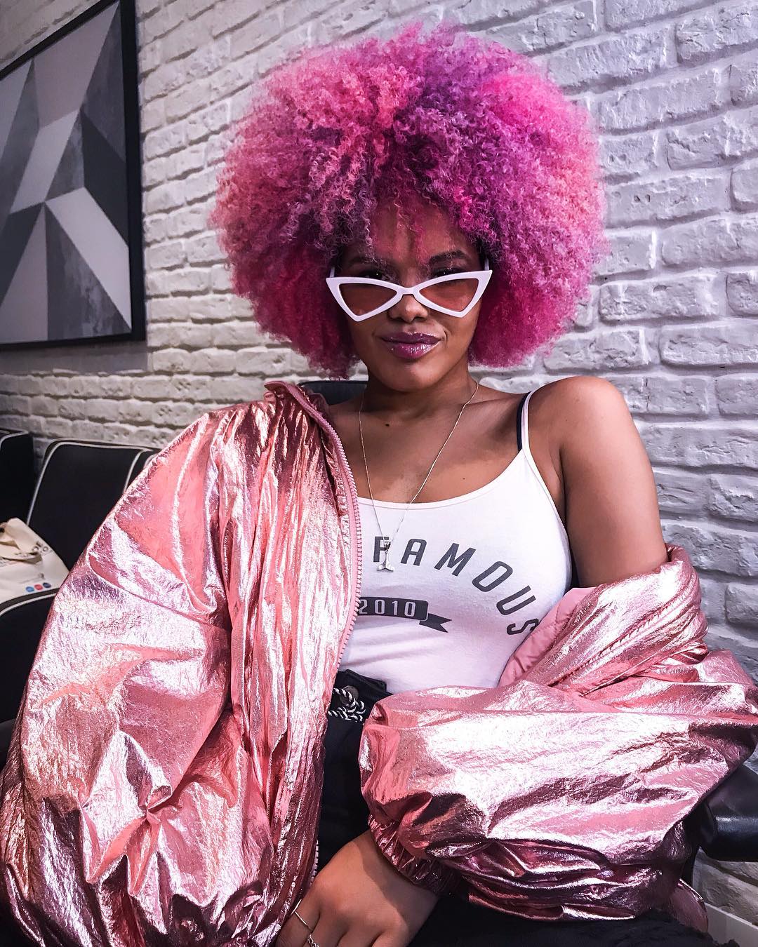 Cabelo cacheado rosa: 40 fotos + tutoriais para fazer o seu