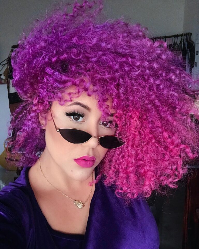 Cabelo cacheado rosa: 40 fotos + tutoriais para fazer o seu