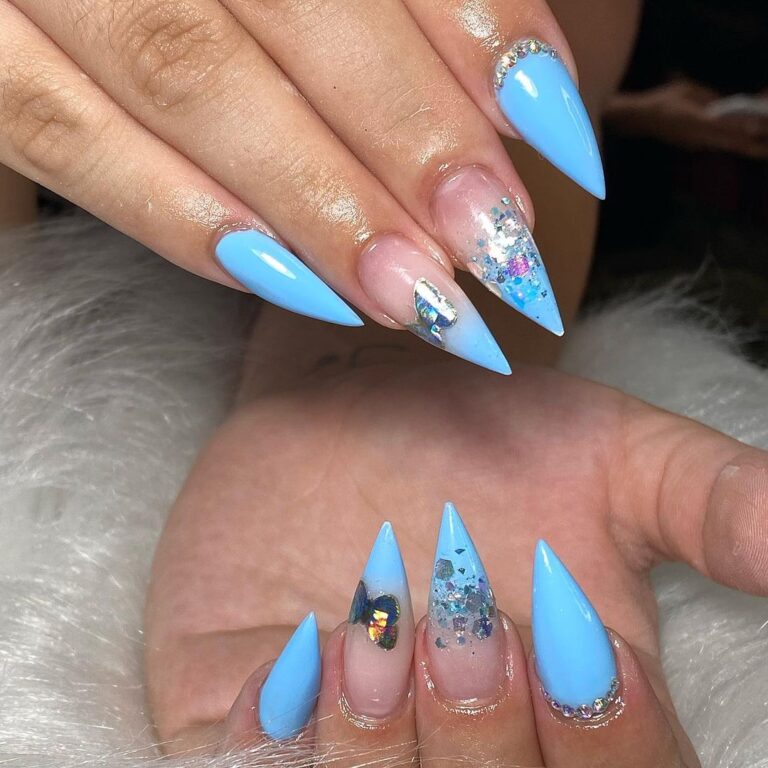 Esmalte azul-claro: 45 fotos + melhores marcas para testar