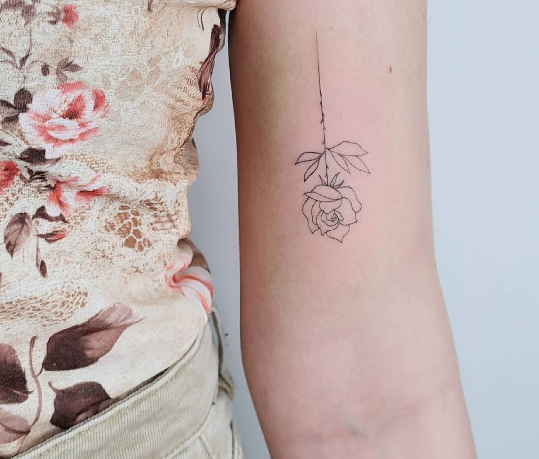 Tatuagem de rosa: 125 opções de desenho para inspirar você