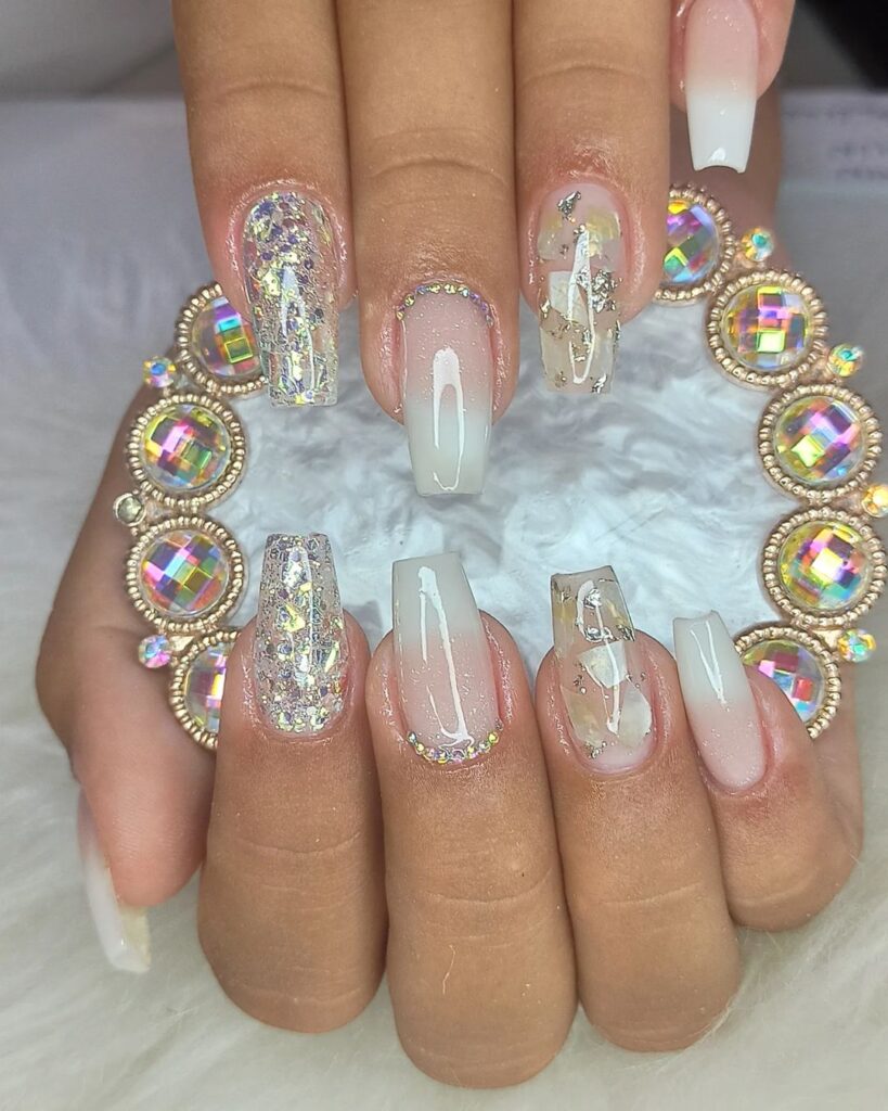 Unhas claras decoradas: 90 ideias e tutoriais incríveis