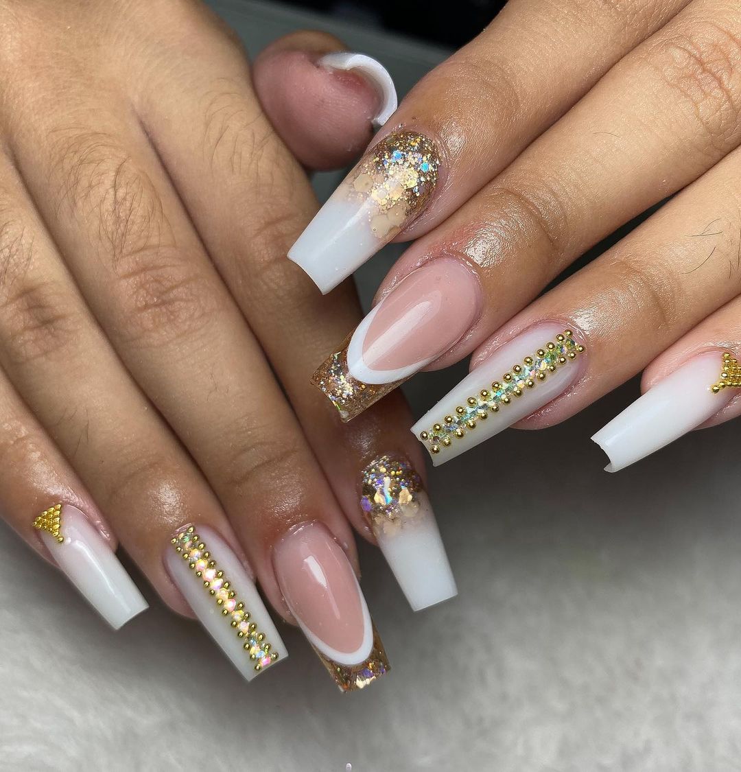 Unhas claras decoradas: 90 ideias e tutoriais incríveis