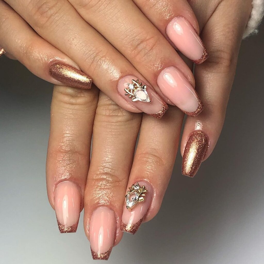 Unhas claras decoradas: 90 ideias e tutoriais incríveis