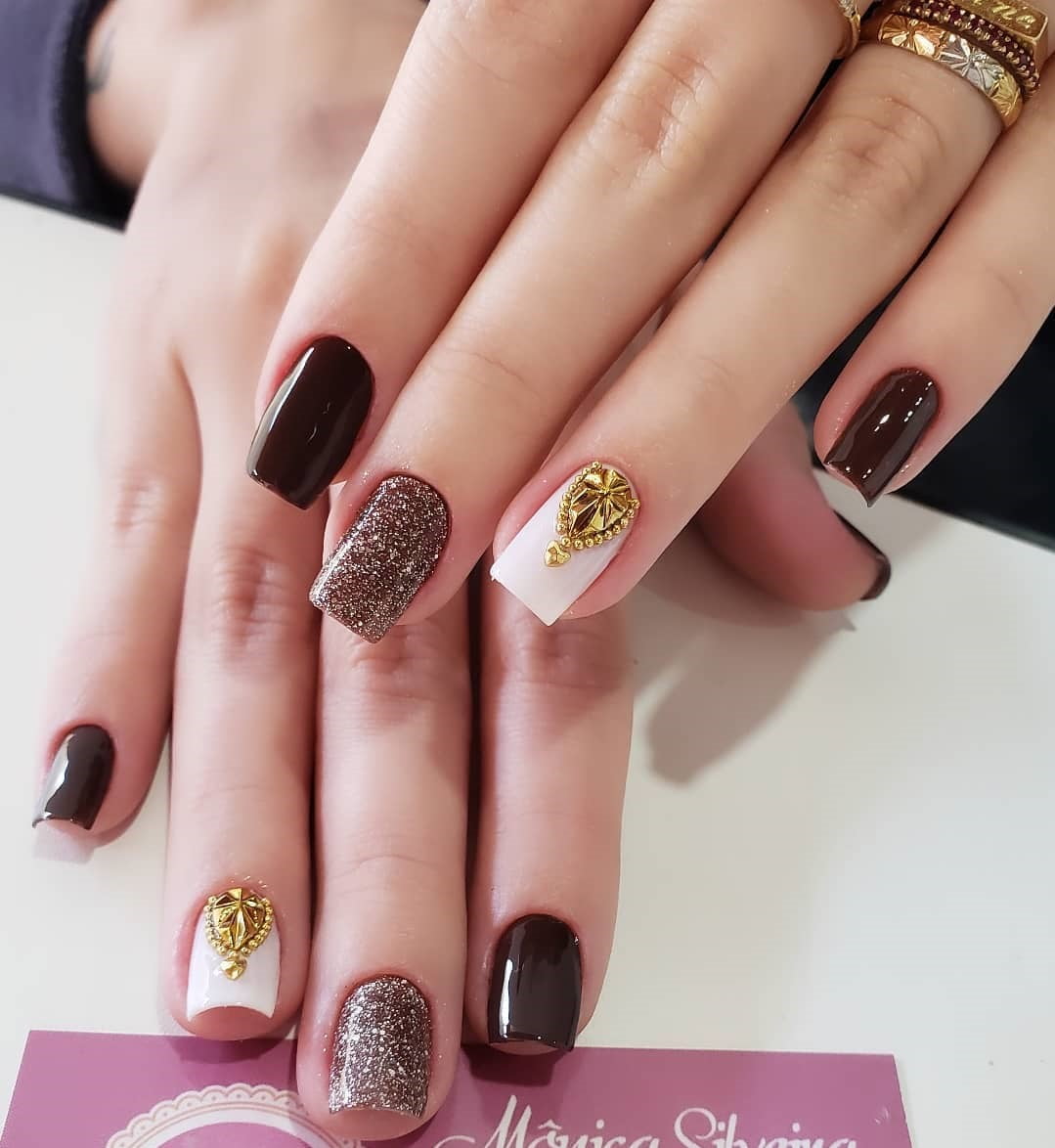 Unhas marrom: 40 ideias para fugir do comum com criatividade