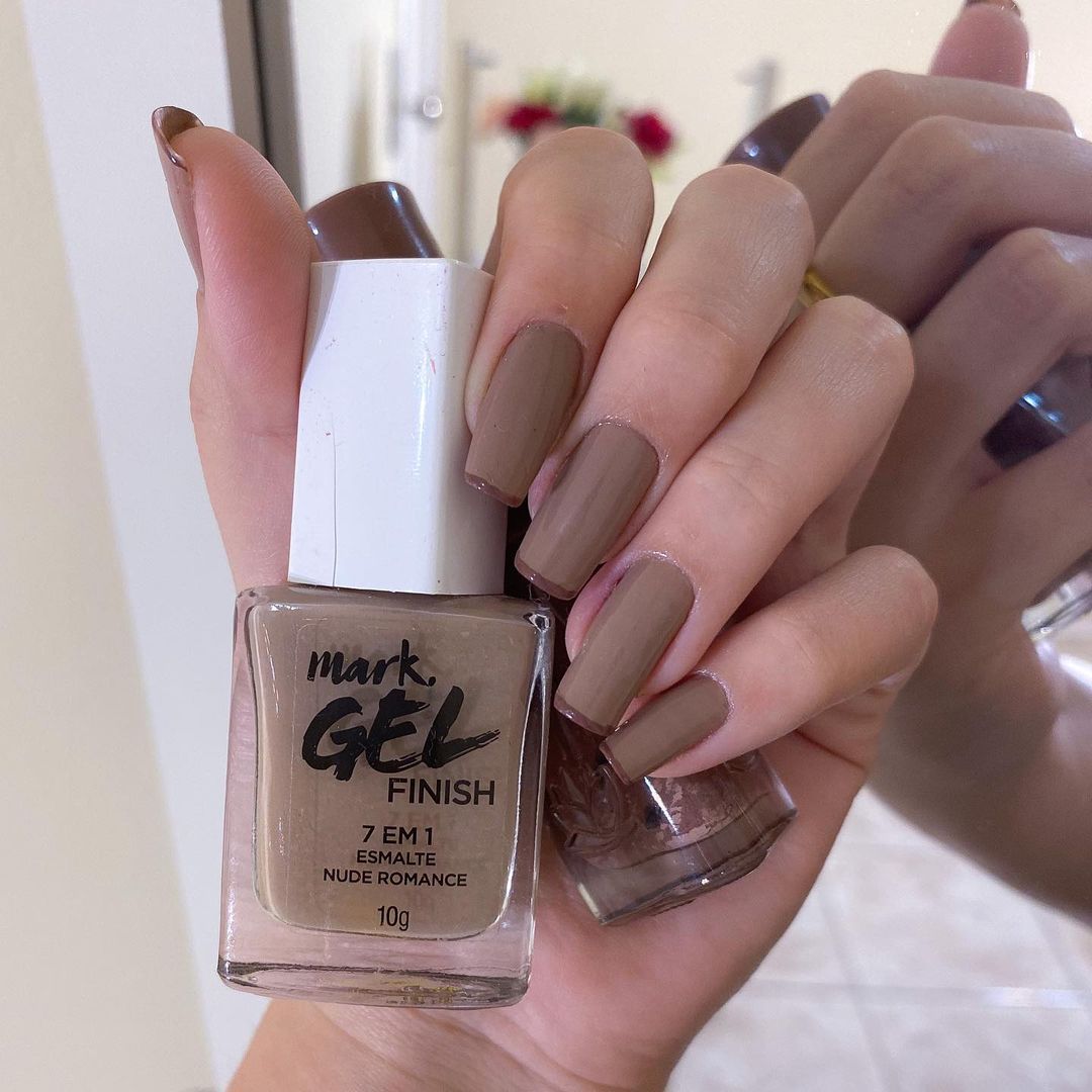 Unhas marrom: 40 ideias para fugir do comum com criatividade