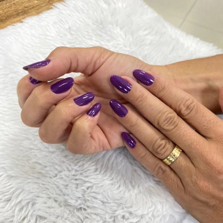 Esmalte roxo: 60 fotos arrasadoras para apostar nessa cor