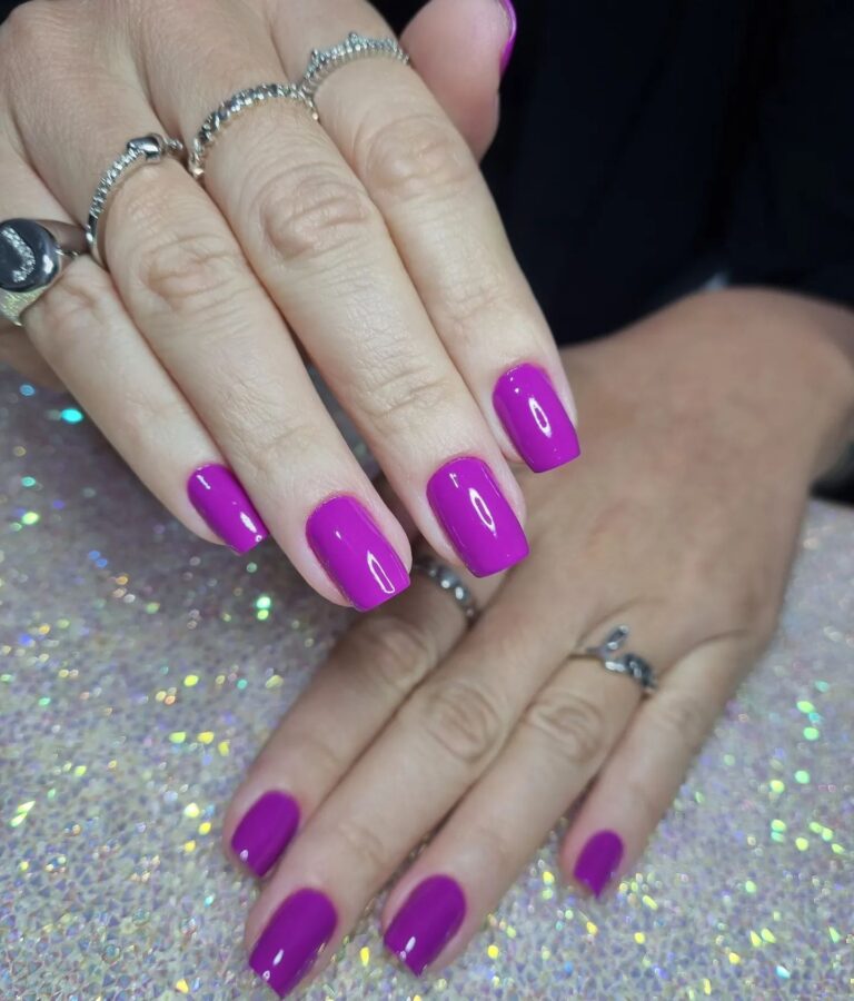 Esmalte roxo: 60 fotos arrasadoras para apostar nessa cor