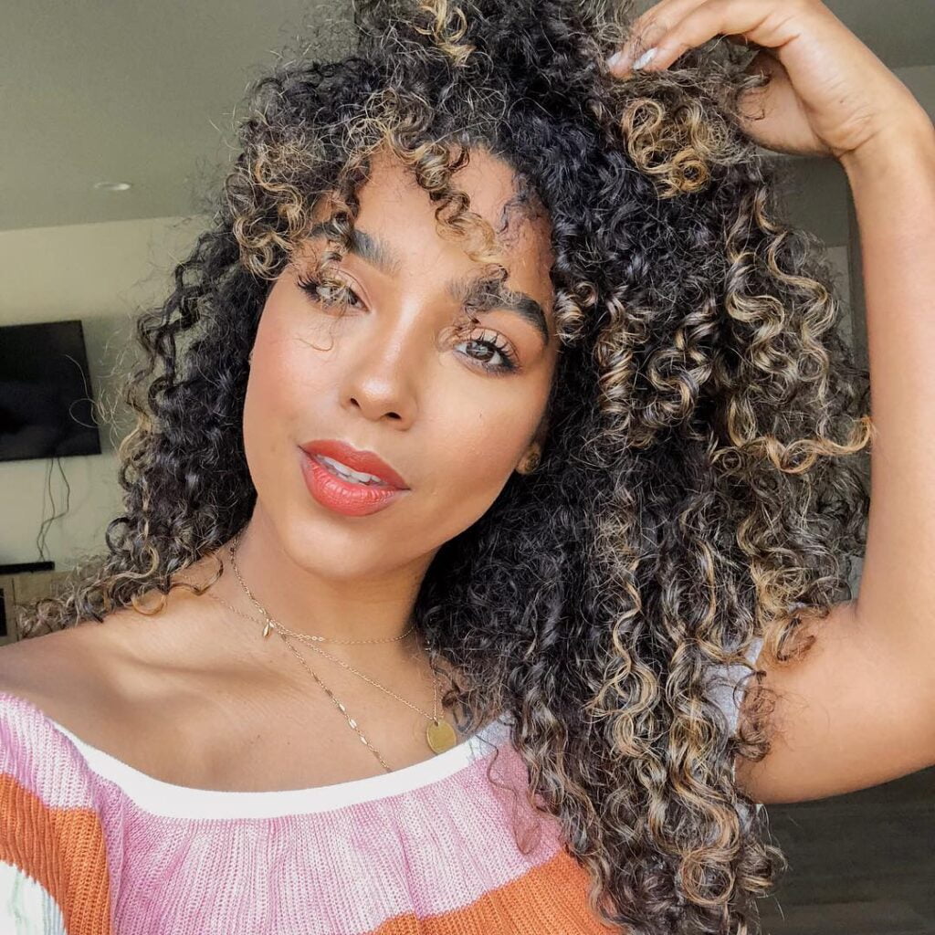 Hair contour: o que é, inspirações e vídeos sobre a técnica