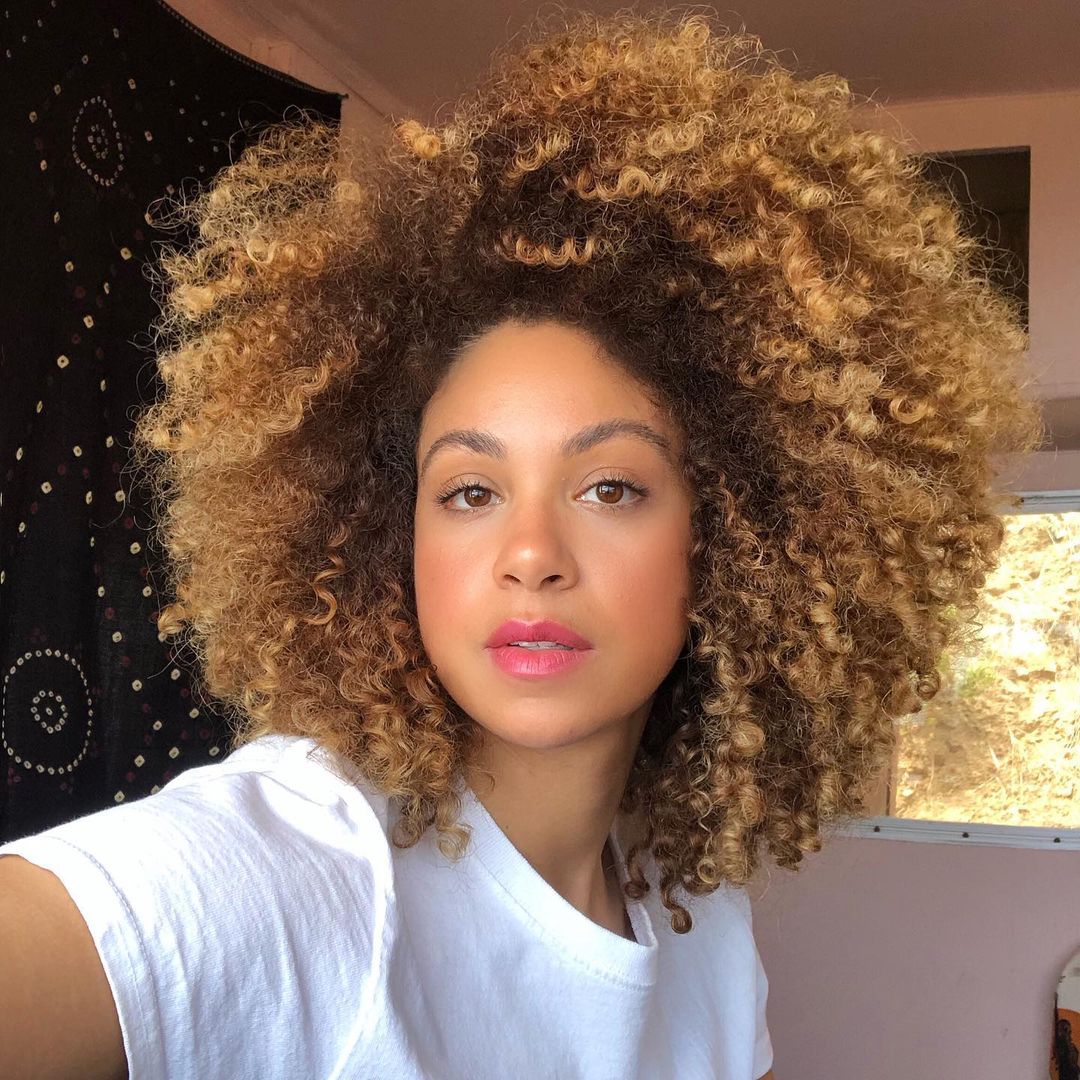 Morena iluminada mel: dicas da cabeleireira e lindas fotos