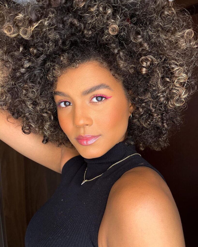 Morena iluminada mel: dicas da cabeleireira e lindas fotos