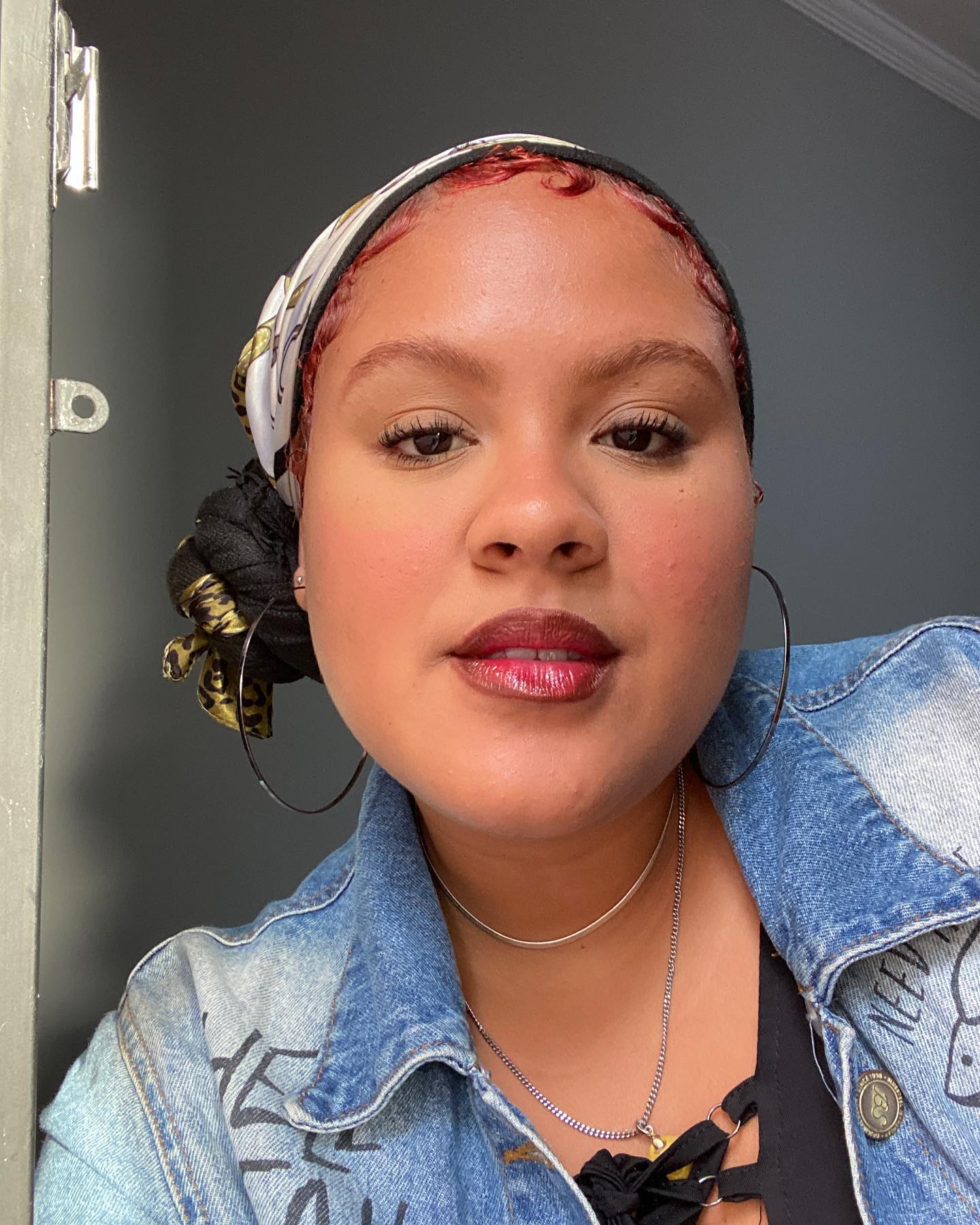 Baby hair: o que é, sua origem, 5 tutoriais + 20 inspirações