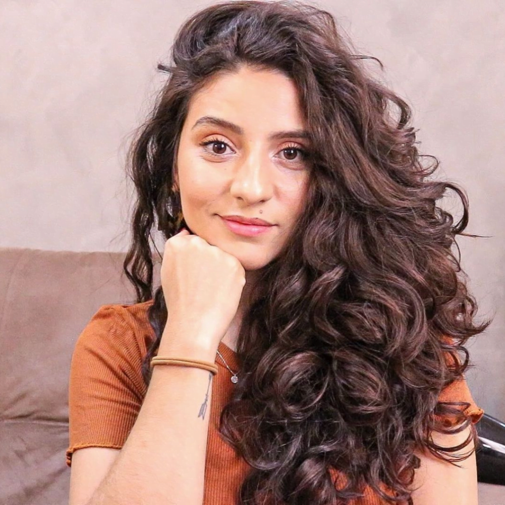 Tipos de cachos: saiba qual o seu e os cuidados indicados