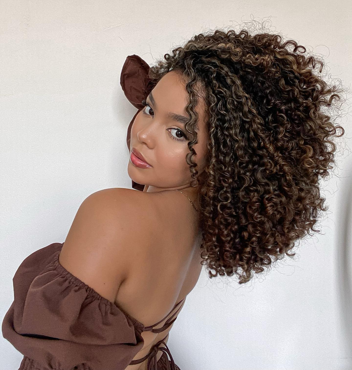 Morena iluminada café: 35 inspirações dessa tendência